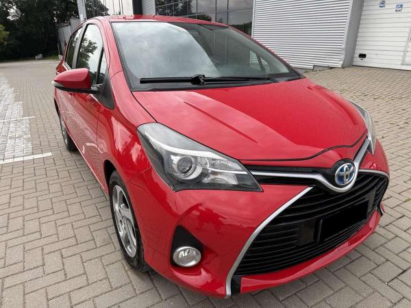 Sarkans Toyota Yaris 2016 Viļņa, ar dzinēja tilpumu 1.50 L un nobraukumu 130 tūkst. km par 8400 €, foto 5 vietnē AUTOMOTO.COM.LV