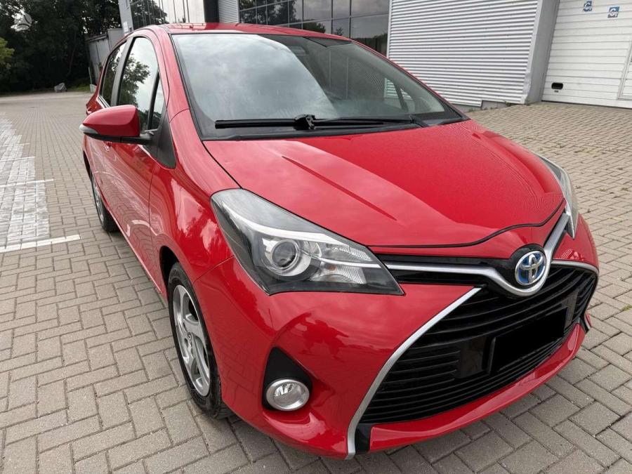 Sarkans Toyota Yaris 2016 Viļņa, ar dzinēja tilpumu 1.50 L un nobraukumu 130 tūkst. km par 8400 €, foto 6 vietnē AUTOMOTO.COM.LV