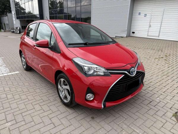 Sarkans Toyota Yaris 2016 Viļņa, ar dzinēja tilpumu 1.50 L un nobraukumu 130 tūkst. km par 8400 €, foto 7 vietnē AUTOMOTO.COM.LV