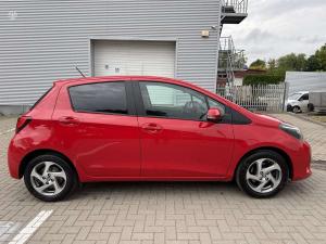 Sarkans Toyota Yaris 2016 Viļņa, ar dzinēja tilpumu 1.50 L un nobraukumu 130 tūkst. km par 8400 €, foto 9 vietnē AUTOMOTO.COM.LV