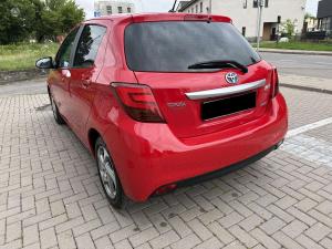 Sarkans Toyota Yaris 2016 Viļņa, ar dzinēja tilpumu 1.50 L un nobraukumu 130 tūkst. km par 8400 €, foto 14 vietnē AUTOMOTO.COM.LV