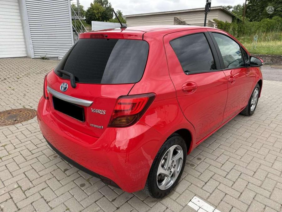 Sarkans Toyota Yaris 2016 Viļņa, ar dzinēja tilpumu 1.50 L un nobraukumu 130 tūkst. km par 8400 €, foto 21 vietnē AUTOMOTO.COM.LV
