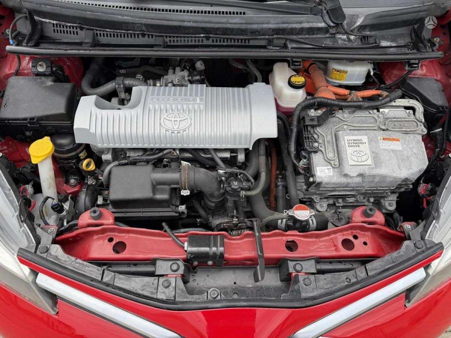 Sarkans Toyota Yaris 2016 Viļņa, ar dzinēja tilpumu 1.50 L un nobraukumu 130 tūkst. km par 8400 €, foto 27 vietnē AUTOMOTO.COM.LV