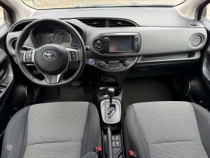 Sarkans Toyota Yaris 2016 Viļņa, ar dzinēja tilpumu 1.50 L un nobraukumu 130 tūkst. km par 8400 €, foto 29 vietnē AUTOMOTO.COM.LV