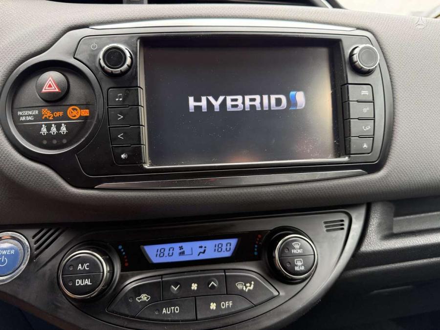 Sarkans Toyota Yaris 2016 Viļņa, ar dzinēja tilpumu 1.50 L un nobraukumu 130 tūkst. km par 8400 €, foto 34 vietnē AUTOMOTO.COM.LV