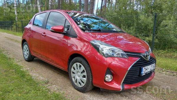 Red Toyota Yaris 2016 in Jurmala, with an engine capacity of 1.30 L and mileage of 121 thousand km for 7500 €, photo 1 on AUTOMOTO.COM.LV