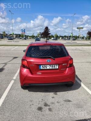 Sarkans Toyota Yaris 2016 Rīga, ar dzinēja tilpumu 1.50 L un nobraukumu 197 tūkst. km par 5400 €, foto 6 vietnē AUTOMOTO.COM.LV