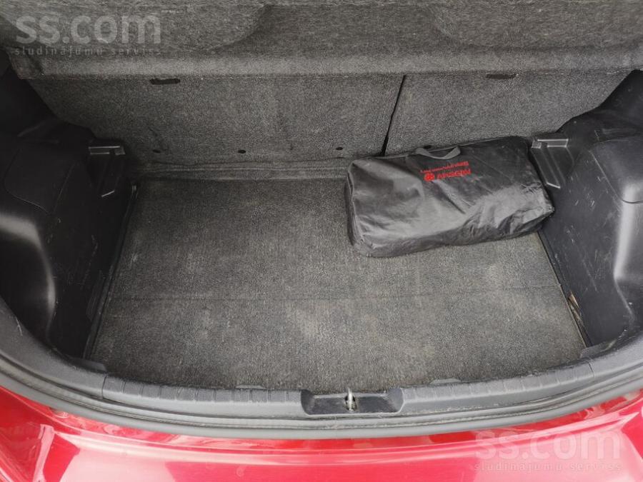 Sarkans Toyota Yaris 2016 Rīga, ar dzinēja tilpumu 1.50 L un nobraukumu 197 tūkst. km par 5400 €, foto 14 vietnē AUTOMOTO.COM.LV
