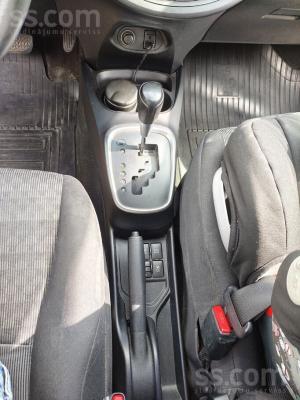 Sarkans Toyota Yaris 2016 Rīga, ar dzinēja tilpumu 1.50 L un nobraukumu 197 tūkst. km par 5400 €, foto 17 vietnē AUTOMOTO.COM.LV