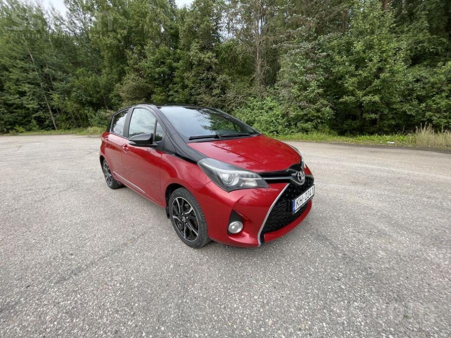 Sarkans Toyota Yaris 2016 Valmiera, ar dzinēja tilpumu 1.30 L un nobraukumu 92 tūkst. km par 8800 €, foto 5 vietnē AUTOMOTO.COM.LV