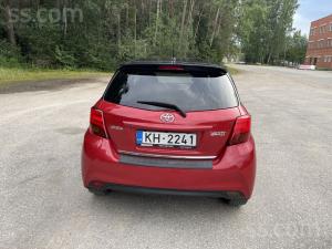 Sarkans Toyota Yaris 2016 Valmiera, ar dzinēja tilpumu 1.30 L un nobraukumu 92 tūkst. km par 8800 €, foto 7 vietnē AUTOMOTO.COM.LV