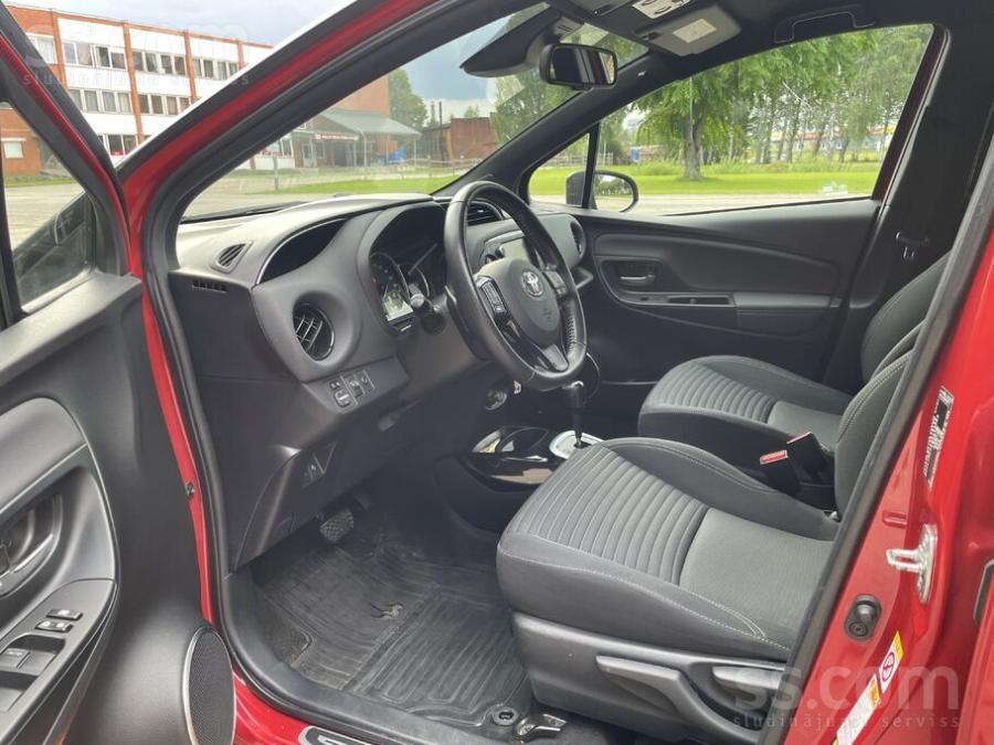 Sarkans Toyota Yaris 2016 Valmiera, ar dzinēja tilpumu 1.30 L un nobraukumu 92 tūkst. km par 8800 €, foto 14 vietnē AUTOMOTO.COM.LV