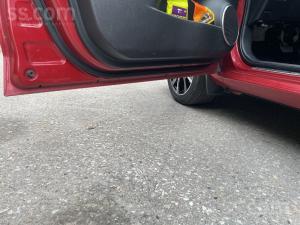 Sarkans Toyota Yaris 2016 Valmiera, ar dzinēja tilpumu 1.30 L un nobraukumu 92 tūkst. km par 8800 €, foto 18 vietnē AUTOMOTO.COM.LV