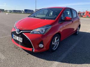 Red Toyota Yaris 2016 in Vilnius, with an engine capacity of 1.50 L and mileage of 184 thousand km for 9990 €, photo  on AUTOMOTO.COM.LV