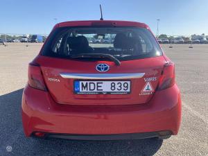 Red Toyota Yaris 2016 in Vilnius, with an engine capacity of 1.50 L and mileage of 184 thousand km for 9990 €, photo 7 on AUTOMOTO.COM.LV