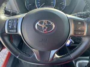 Red Toyota Yaris 2016 in Vilnius, with an engine capacity of 1.50 L and mileage of 184 thousand km for 9990 €, photo 14 on AUTOMOTO.COM.LV