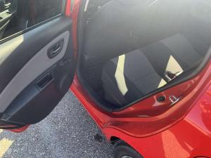 Red Toyota Yaris 2016 in Vilnius, with an engine capacity of 1.50 L and mileage of 184 thousand km for 9990 €, photo 28 on AUTOMOTO.COM.LV