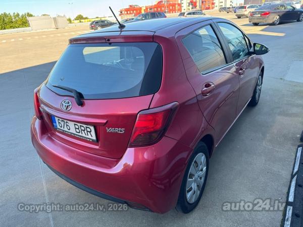 Toyota Yaris 2016 in Tallinn on AUTOMOTO.COM.LV Red Toyota Yaris 2016 in Tallinn, with an engine capacity of 1.30 L and mileage of 195 thousand km for 4995 €, photo 5 on AUTOMOTO.COM.LV