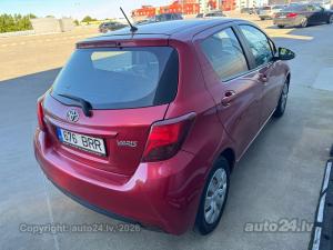 Sarkans Toyota Yaris 2016 Tallina, ar dzinēja tilpumu 1.30 L un nobraukumu 195 tūkst. km par 4995 €, foto 5 vietnē AUTOMOTO.COM.LV
