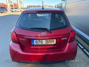 Sarkans Toyota Yaris 2016 Tallina, ar dzinēja tilpumu 1.30 L un nobraukumu 195 tūkst. km par 4995 €, foto 6 vietnē AUTOMOTO.COM.LV