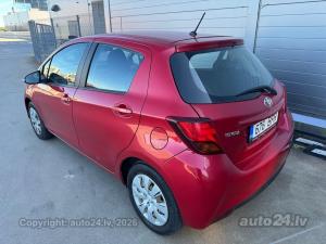 Sarkans Toyota Yaris 2016 Tallina, ar dzinēja tilpumu 1.30 L un nobraukumu 195 tūkst. km par 4995 €, foto 7 vietnē AUTOMOTO.COM.LV