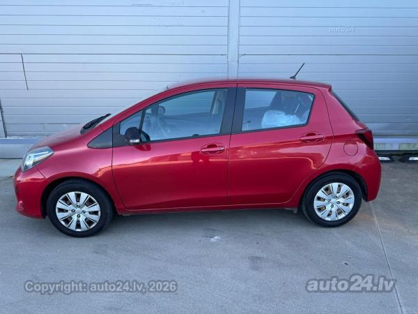 Toyota Yaris 2016 in Tallinn on AUTOMOTO.COM.LV Red Toyota Yaris 2016 in Tallinn, with an engine capacity of 1.30 L and mileage of 195 thousand km for 4995 €, photo 8 on AUTOMOTO.COM.LV