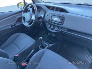 Sarkans Toyota Yaris 2016 Tallina, ar dzinēja tilpumu 1.30 L un nobraukumu 195 tūkst. km par 4995 €, foto 11 vietnē AUTOMOTO.COM.LV