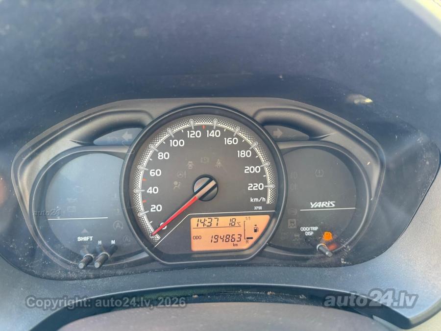 Sarkans Toyota Yaris 2016 Tallina, ar dzinēja tilpumu 1.30 L un nobraukumu 195 tūkst. km par 4995 €, foto 20 vietnē AUTOMOTO.COM.LV