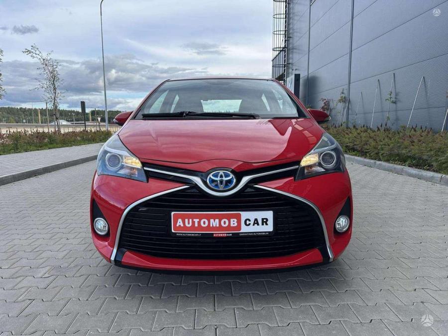 Sarkans Toyota Yaris 2016 Viļņa, ar dzinēja tilpumu 1.50 L un nobraukumu 115 tūkst. km par 12150 €, foto 13 vietnē AUTOMOTO.COM.LV