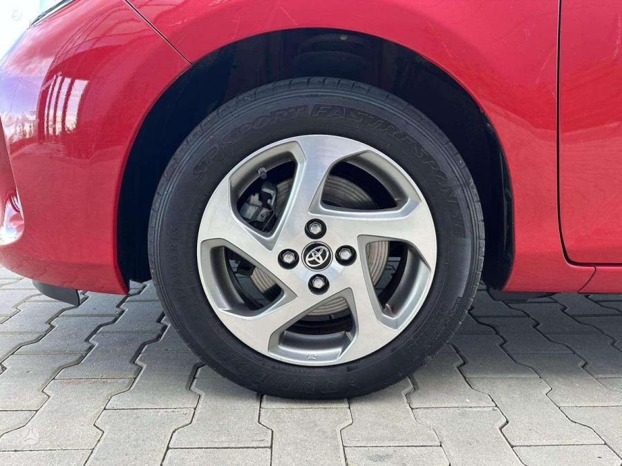 Sarkans Toyota Yaris 2016 Viļņa, ar dzinēja tilpumu 1.50 L un nobraukumu 115 tūkst. km par 12150 €, foto 15 vietnē AUTOMOTO.COM.LV