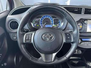 Sarkans Toyota Yaris 2016 Viļņa, ar dzinēja tilpumu 1.50 L un nobraukumu 115 tūkst. km par 12150 €, foto 18 vietnē AUTOMOTO.COM.LV