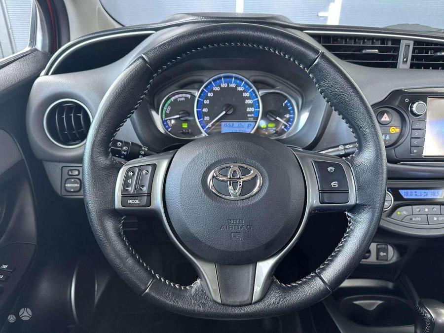 Sarkans Toyota Yaris 2016 Viļņa, ar dzinēja tilpumu 1.50 L un nobraukumu 115 tūkst. km par 12150 €, foto 18 vietnē AUTOMOTO.COM.LV