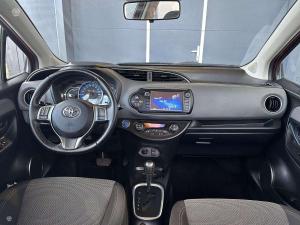 Sarkans Toyota Yaris 2016 Viļņa, ar dzinēja tilpumu 1.50 L un nobraukumu 115 tūkst. km par 12150 €, foto 31 vietnē AUTOMOTO.COM.LV