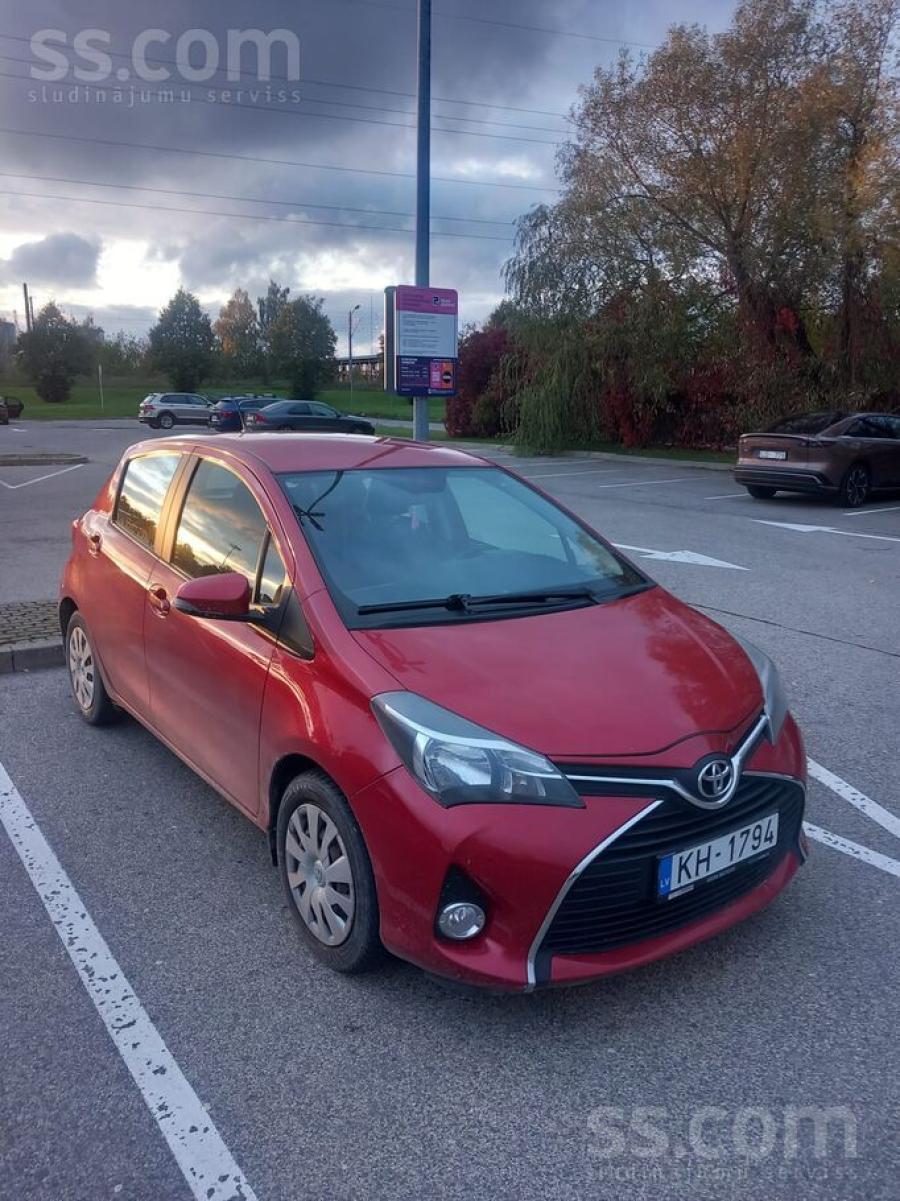Red Toyota Yaris 2016 in Riga, with an engine capacity of 1.30 L and mileage of 0 thousand km for 8200 €, photo 1 on AUTOMOTO.COM.LV