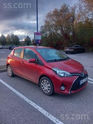 Red Toyota Yaris 2016 in Riga, with an engine capacity of 1.30 L and mileage of 0 thousand km for 8200 €, photo 3 on AUTOMOTO.COM.LV