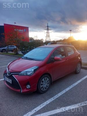 Red Toyota Yaris 2016 in Riga, with an engine capacity of 1.30 L and mileage of 0 thousand km for 8200 €, photo 7 on AUTOMOTO.COM.LV