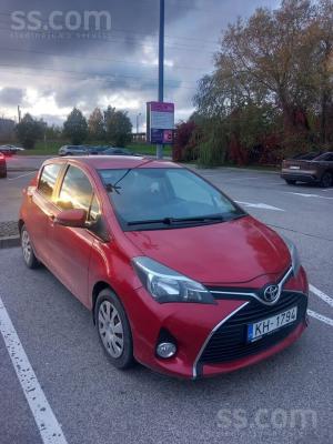 Red Toyota Yaris 2016 in Riga, with an engine capacity of 1.30 L and mileage of 0 thousand km for 8200 €, photo 8 on AUTOMOTO.COM.LV