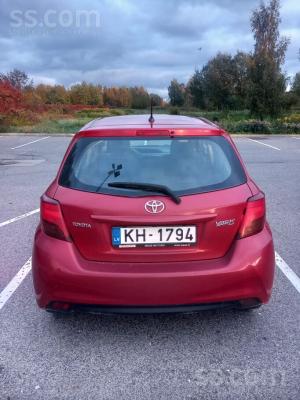 Red Toyota Yaris 2016 in Riga, with an engine capacity of 1.30 L and mileage of 0 thousand km for 8200 €, photo 9 on AUTOMOTO.COM.LV