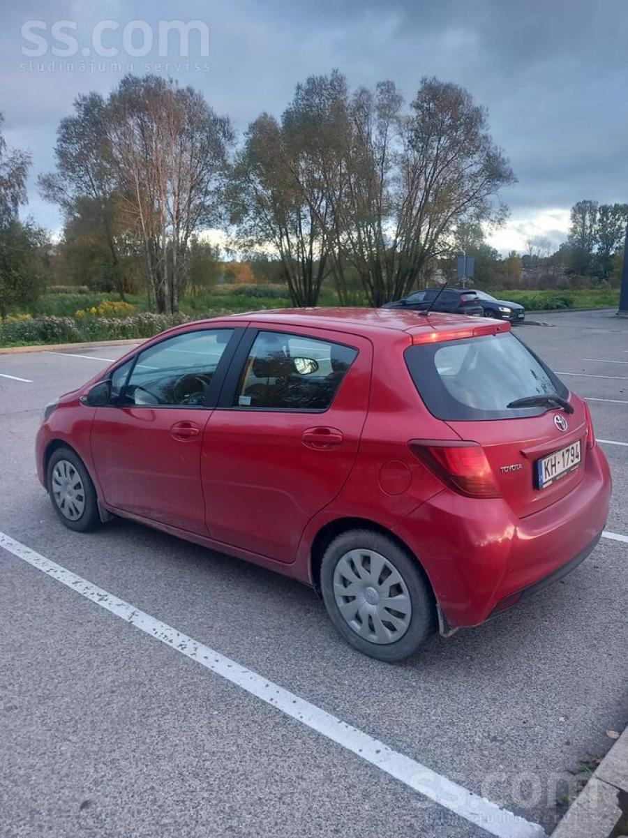 Red Toyota Yaris 2016 in Riga, with an engine capacity of 1.30 L and mileage of 0 thousand km for 8200 €, photo 10 on AUTOMOTO.COM.LV