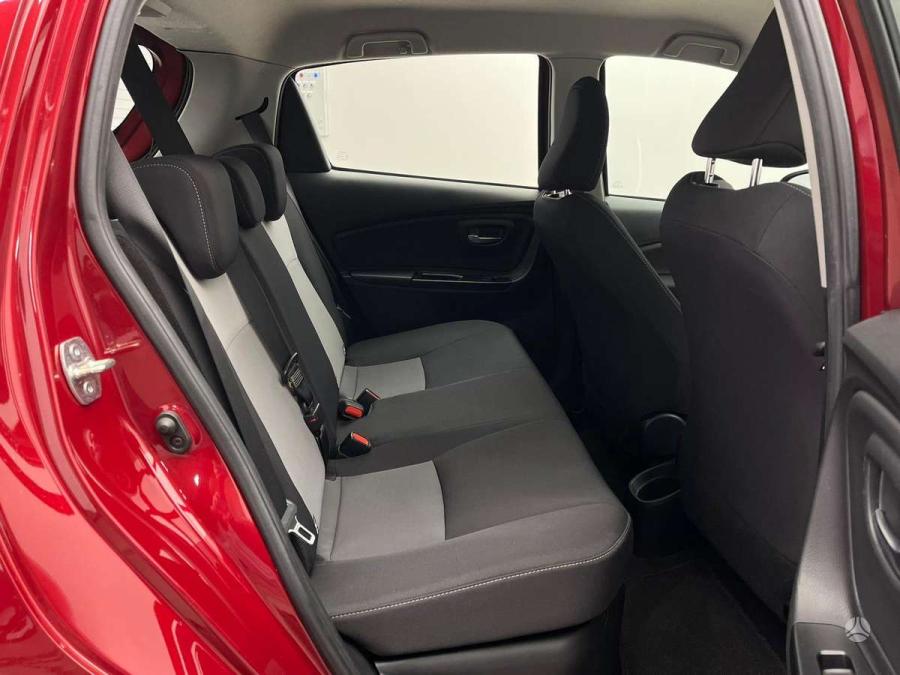 Red Toyota Yaris 2017 in Panevezys, with an engine capacity of 1.50 L and mileage of 49 thousand km for 14290 €, photo 14 on AUTOMOTO.COM.LV
