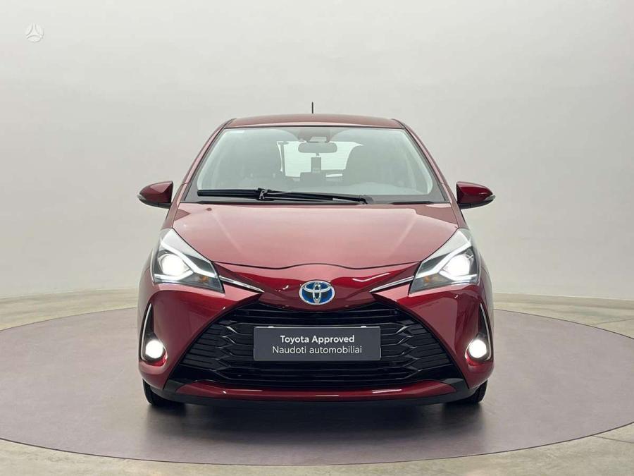Red Toyota Yaris 2017 in Panevezys, with an engine capacity of 1.50 L and mileage of 49 thousand km for 14290 €, photo 35 on AUTOMOTO.COM.LV