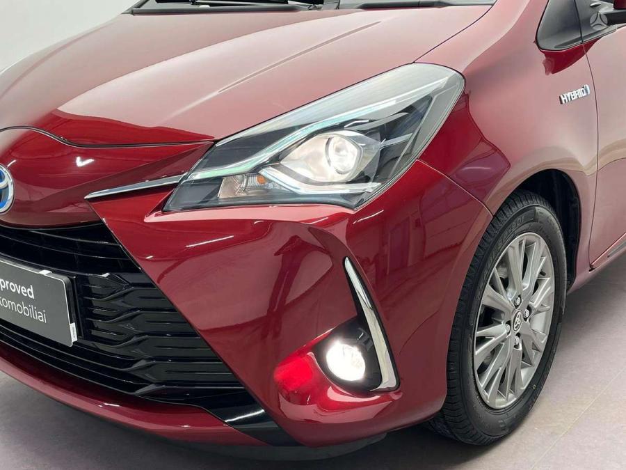 Red Toyota Yaris 2017 in Panevezys, with an engine capacity of 1.50 L and mileage of 49 thousand km for 14290 €, photo 36 on AUTOMOTO.COM.LV