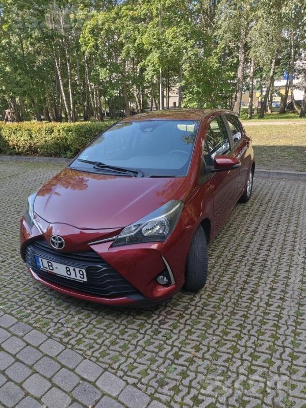 Sarkans Toyota Yaris 2017 Rīga, ar dzinēja tilpumu 1.50 L un nobraukumu 31 tūkst. km par 8500 €, foto 1 vietnē AUTOMOTO.COM.LV