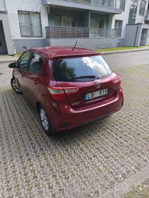 Sarkans Toyota Yaris 2017 Rīga, ar dzinēja tilpumu 1.50 L un nobraukumu 31 tūkst. km par 8500 €, foto 5 vietnē AUTOMOTO.COM.LV