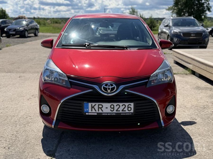 Sarkans Toyota Yaris 2017 Rīga, ar dzinēja tilpumu 1.30 L un nobraukumu 155 tūkst. km par 8500 €, foto 4 vietnē AUTOMOTO.COM.LV