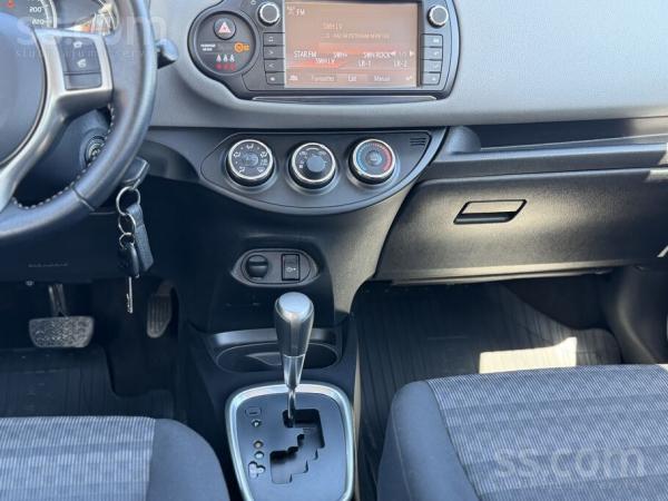 Sarkans Toyota Yaris 2017 Rīga, ar dzinēja tilpumu 1.30 L un nobraukumu 155 tūkst. km par 8500 €, foto 8 vietnē AUTOMOTO.COM.LV