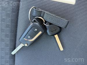 Sarkans Toyota Yaris 2017 Rīga, ar dzinēja tilpumu 1.30 L un nobraukumu 155 tūkst. km par 8500 €, foto 19 vietnē AUTOMOTO.COM.LV