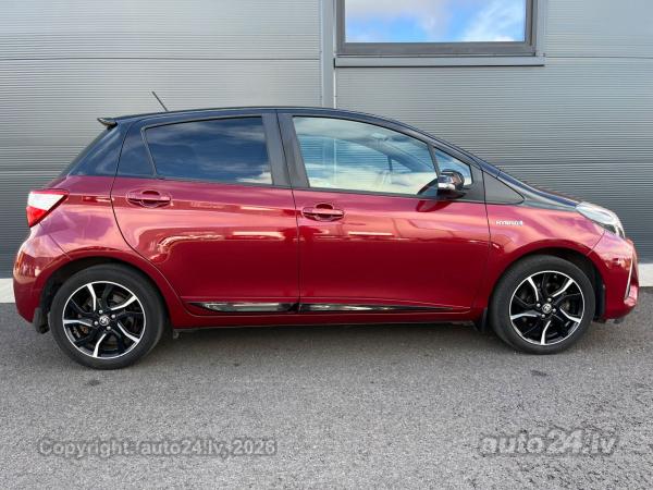 Red Toyota Yaris 2017 in Kuressaare, with an engine capacity of 1.50 L and mileage of 65 thousand km for 12990 €, photo 7 on AUTOMOTO.COM.LV