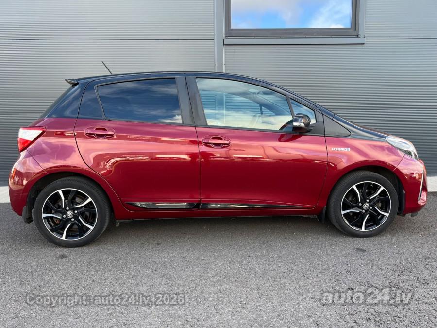 Sarkans Toyota Yaris 2017 Kuresāre, ar dzinēja tilpumu 1.50 L un nobraukumu 65 tūkst. km par 12990 €, foto 8 vietnē AUTOMOTO.COM.LV