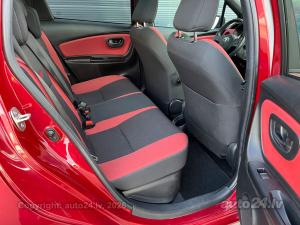 Sarkans Toyota Yaris 2017 Kuresāre, ar dzinēja tilpumu 1.50 L un nobraukumu 65 tūkst. km par 12990 €, foto 12 vietnē AUTOMOTO.COM.LV